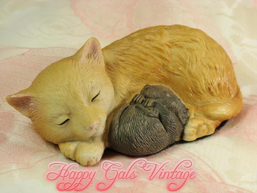 Sleeping Kitten With Mouse Figurine, Sleeping Cat and Mouse Figurine ...