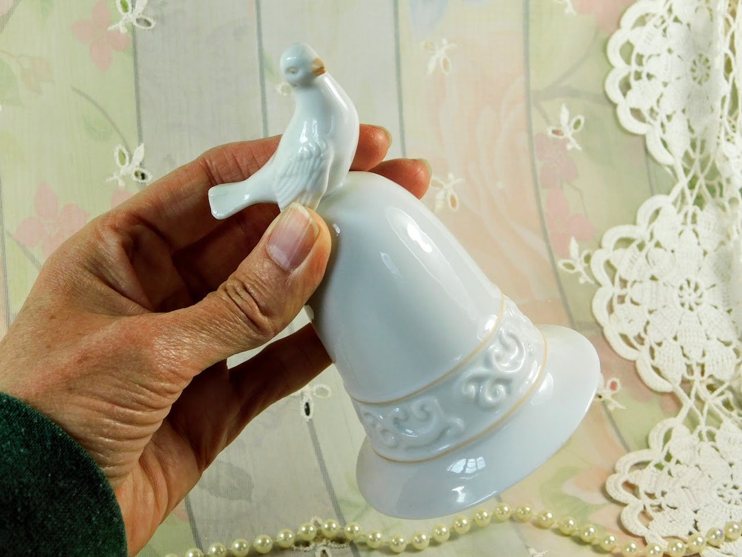 Avon Bell With White Dove, Vintage Avon the Tapestry Collection Bell ...