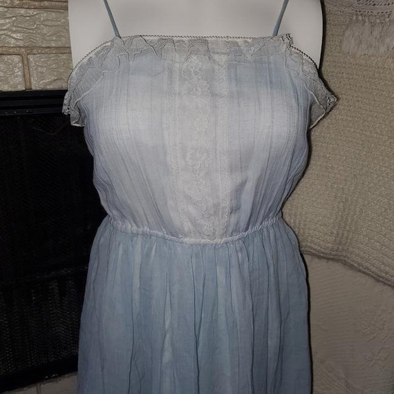 Gunne Sax Light Blue 70's Light Gauzy Beachy Lace Pea… - Gem