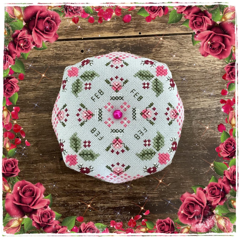 12 mois avec Romy et Sandy 2026 : Biscornu de février - Modèle de point ...