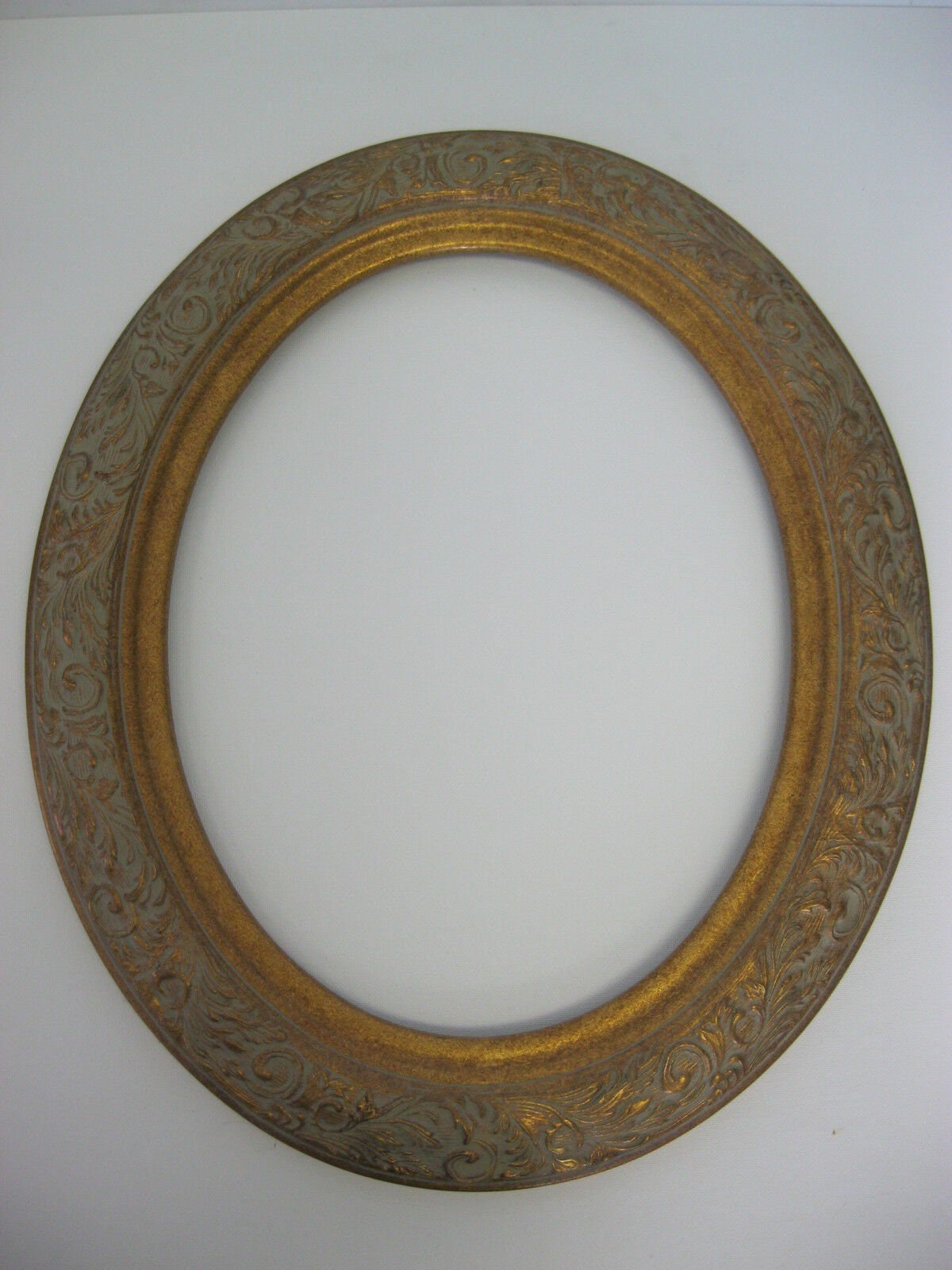 Baroque Oval Frame