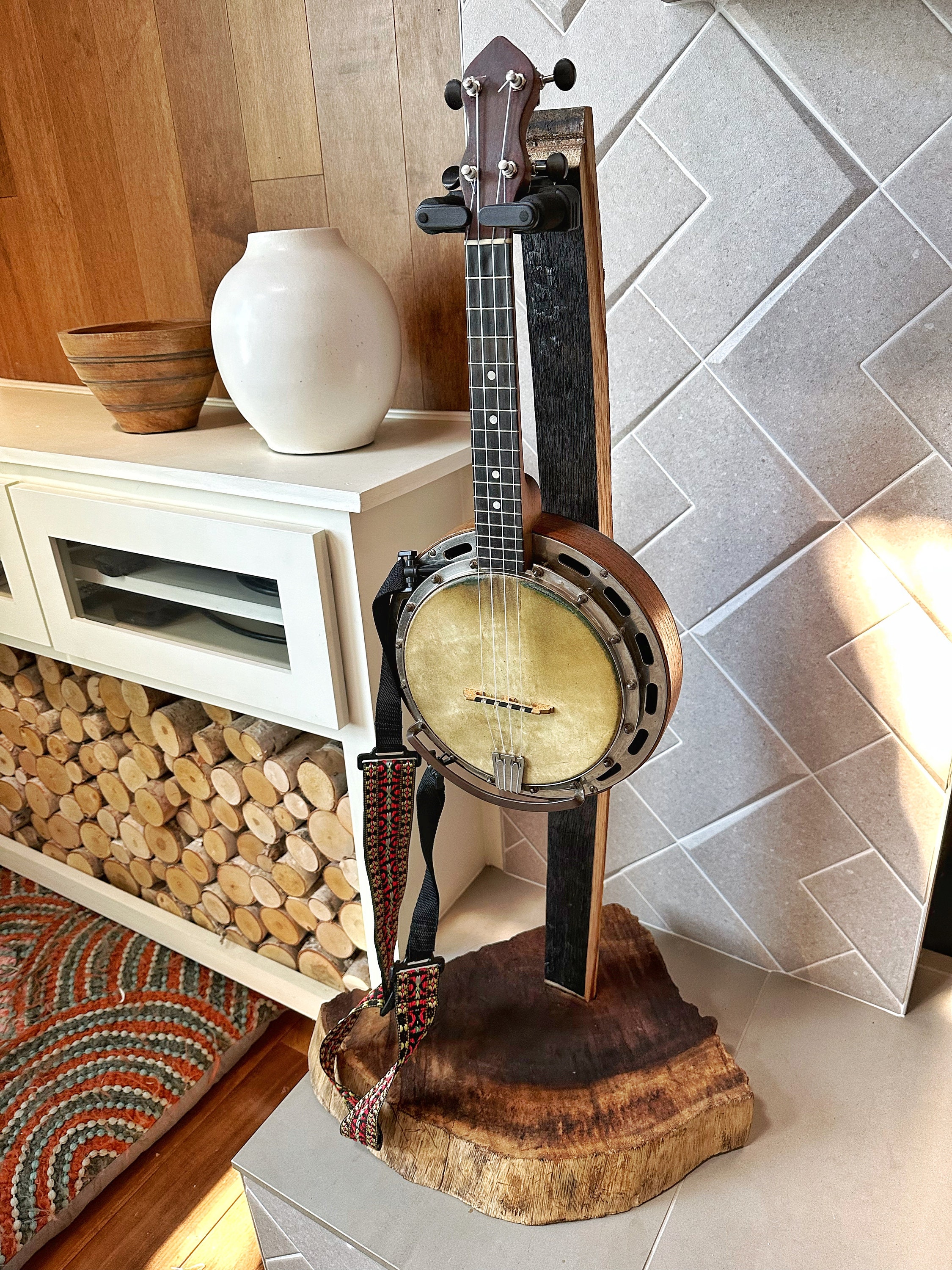 Banjo, Ukelele Stand - Perfect for Any Small-format Stringed Instrument ...