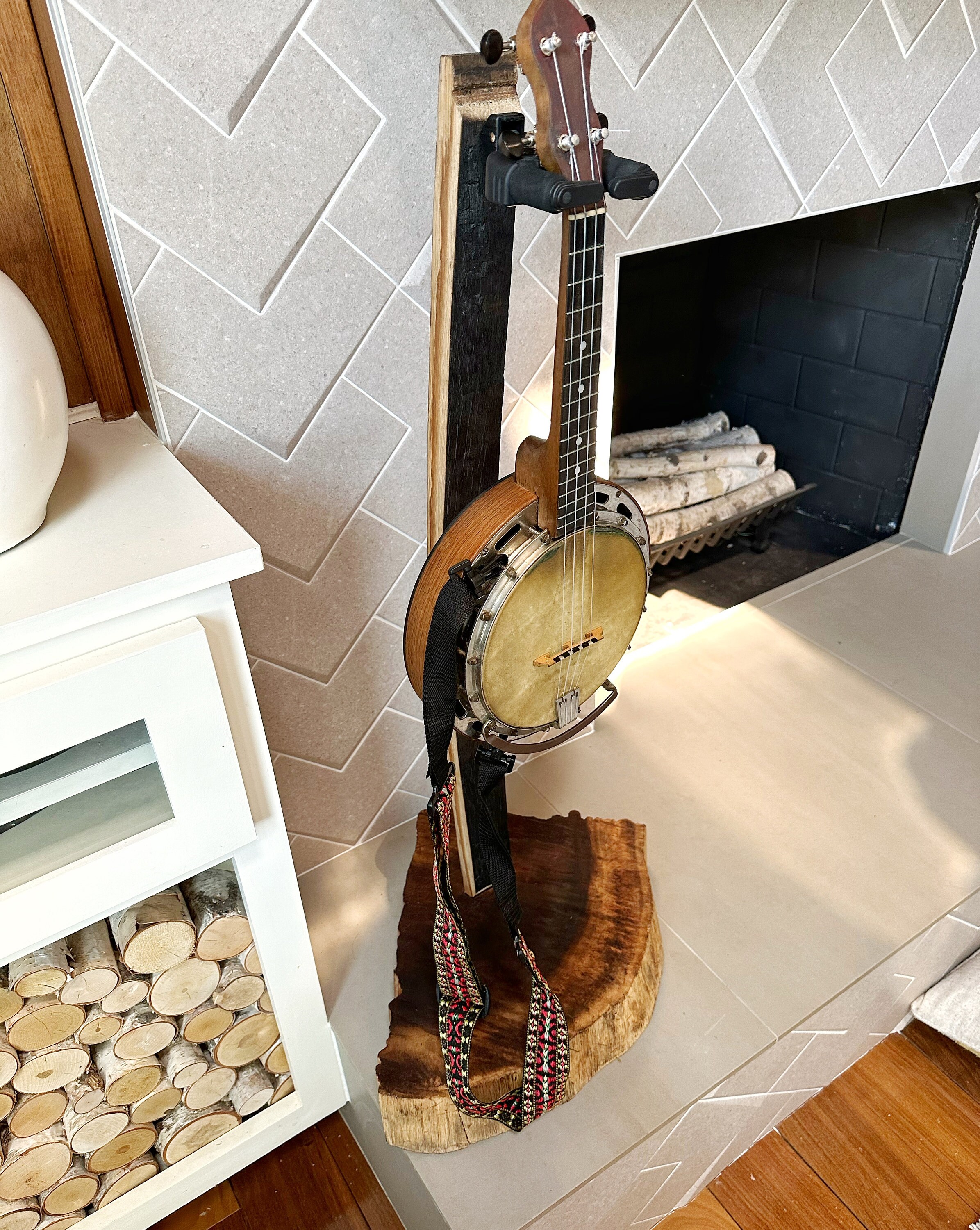 Banjo, Ukelele Stand - Perfect for Any Small-format Stringed Instrument ...