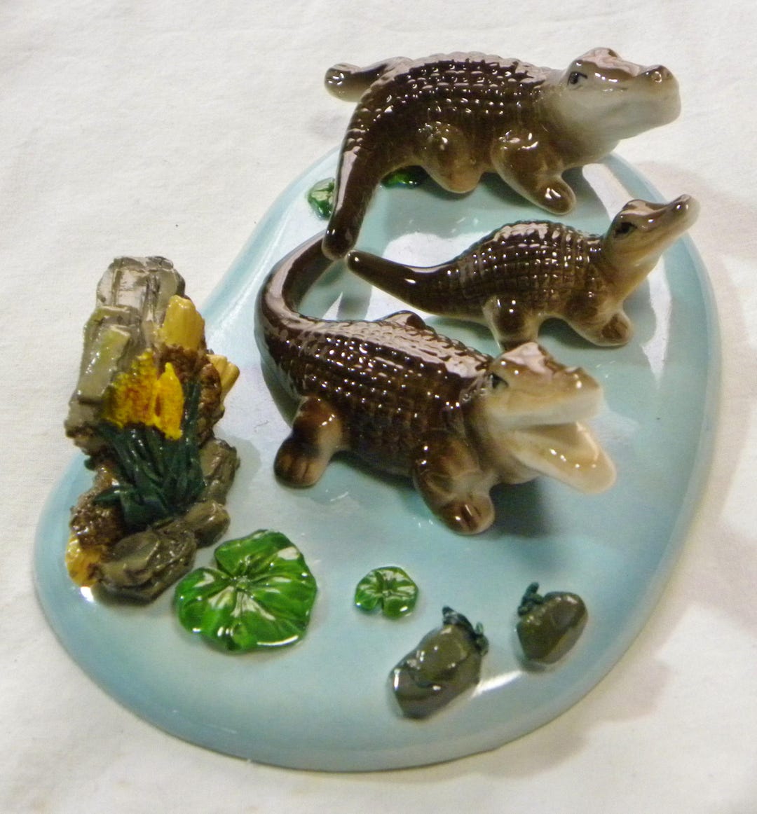 The GATOR Family--vintage Ceramic ALLIGATOR Reptile Figurines on a Pond ...