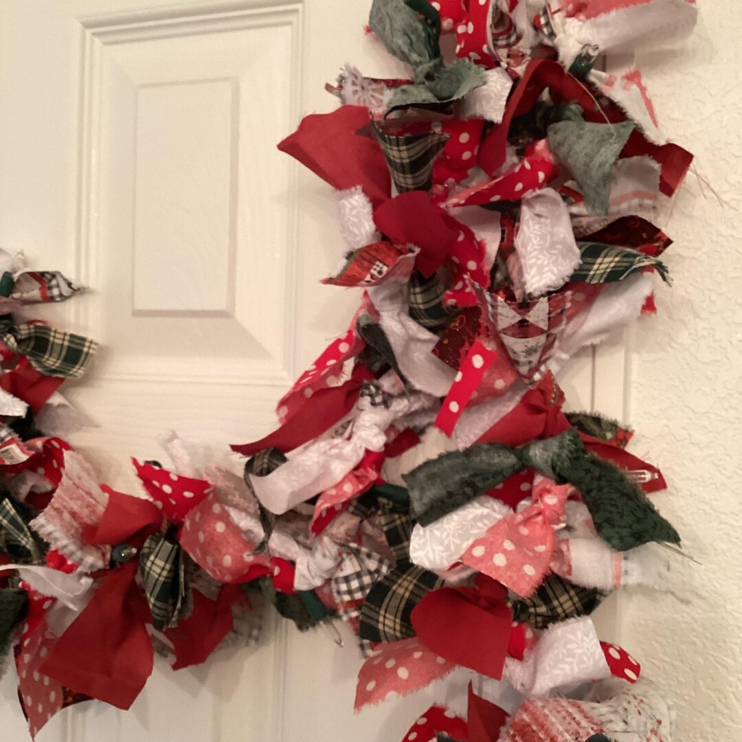 10’ Lighted Rag Garland, Rag Christmas Garland, 50 Lights Traditional ...
