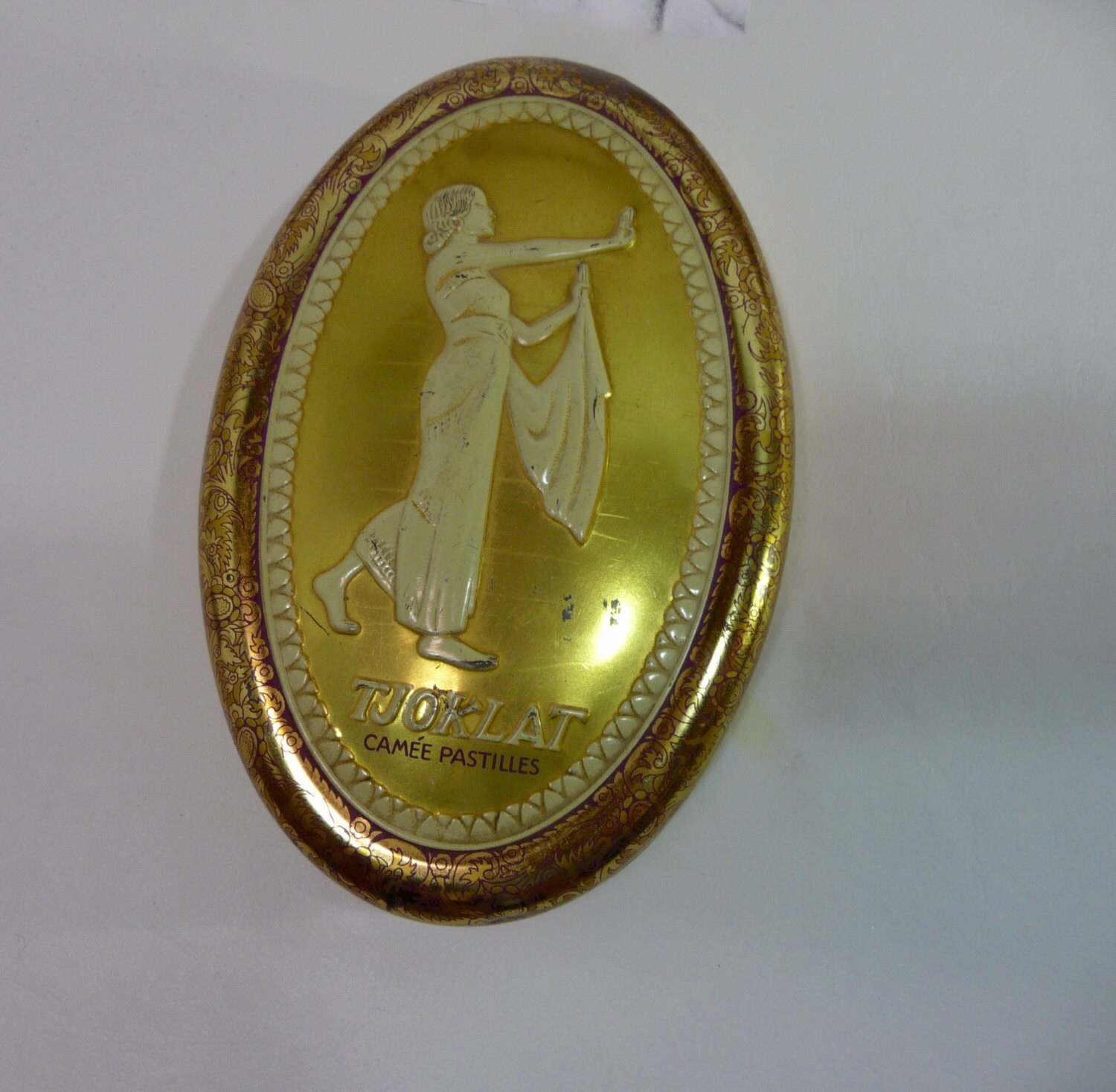 Tjoklat metal box. Cameo lozenges. Amsterdam. Tjoklat-fabriek N.V ...