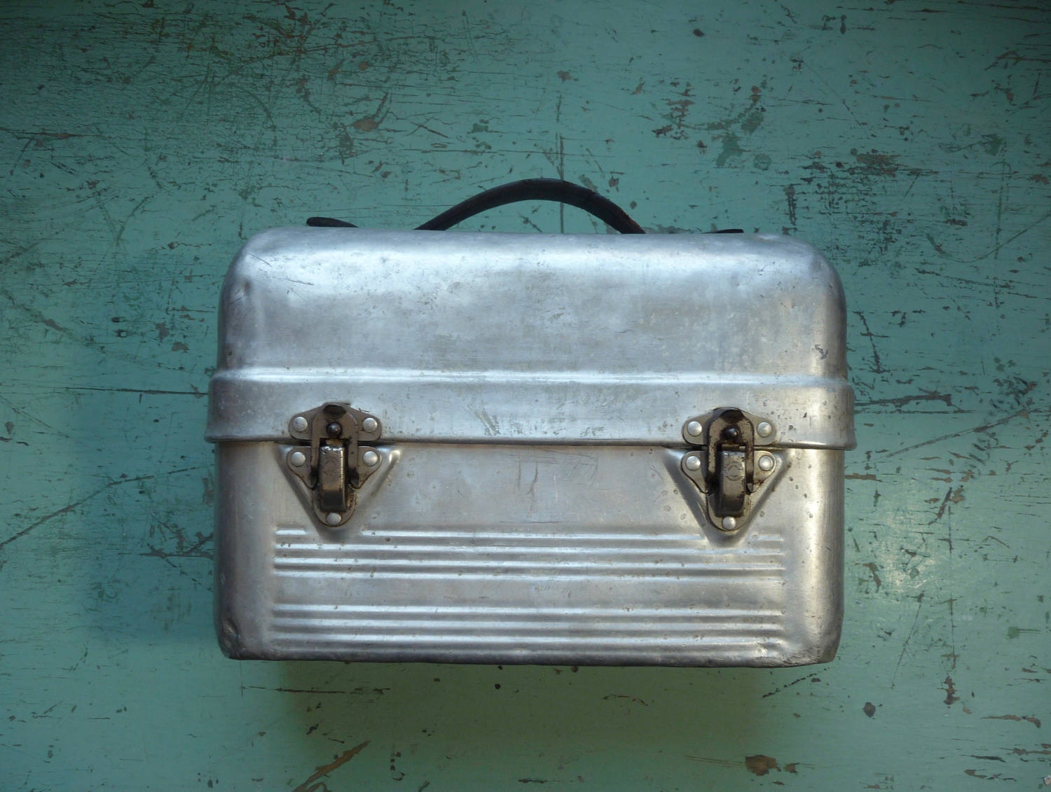 Lunch box vintage minor. Galvanized aluminum. No-rust aluminum. Leather ...