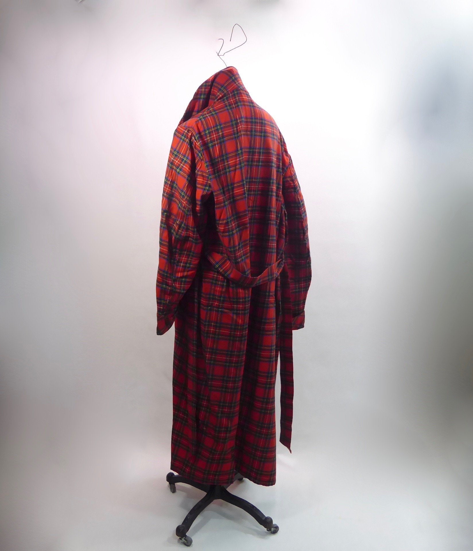 Robe vintage viyella red royal stewart. 1950s/60s. Light and flowing ...