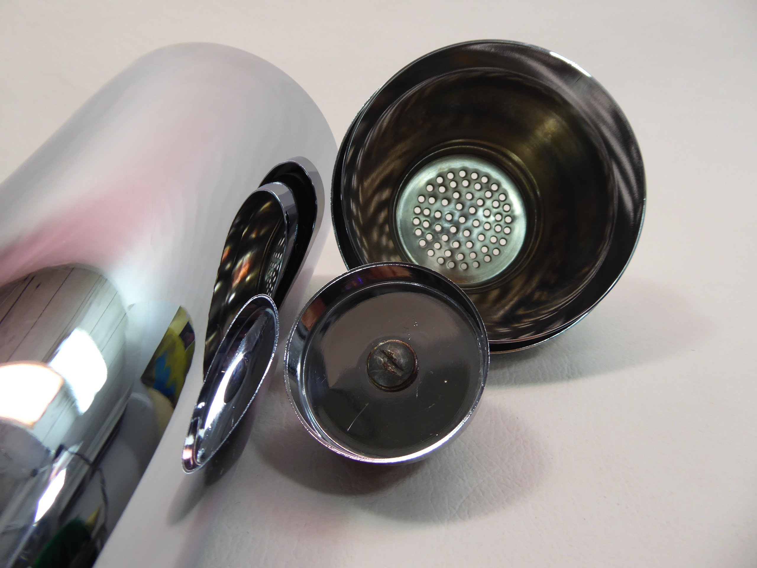 Cocktail shaker. Chrome. Zebra caramel bakelite. GLO-Hill. Made in ...