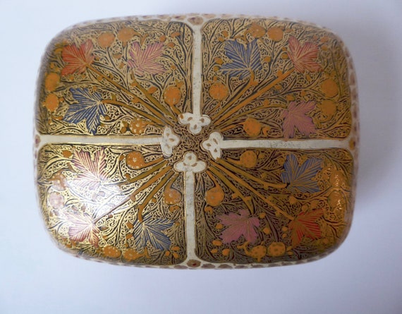 Rectangular box gold lacquered papier-mâché. India. Y… - Gem