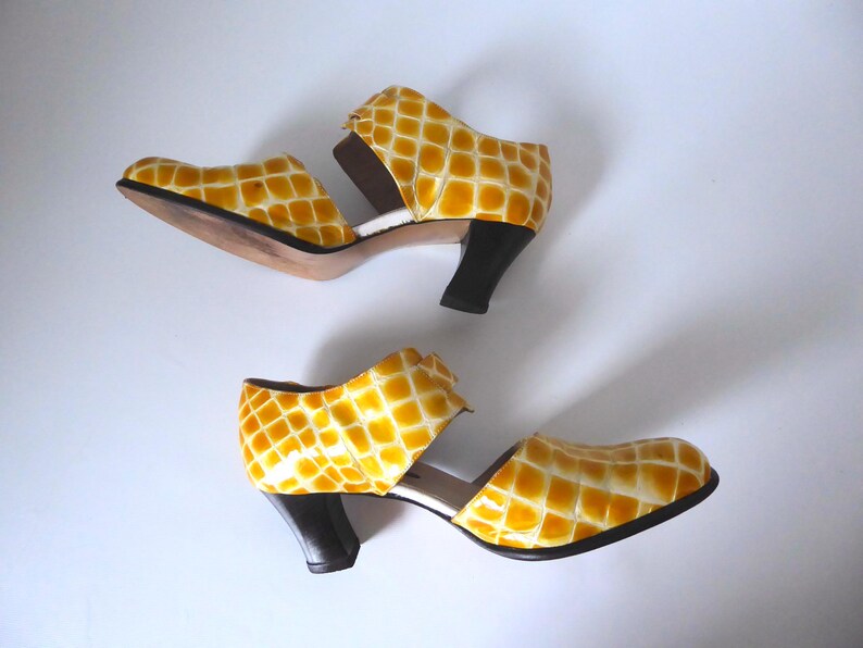 Vintage Patent Leather Shoe. 1970s Pump. Minos Shoes - Etsy