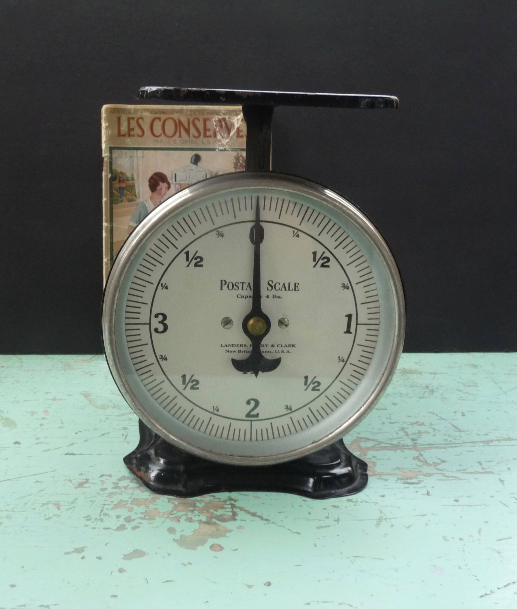 Antique scale. Postal scale 4 lbs. Landers, Frary & Clark. New Britain ...
