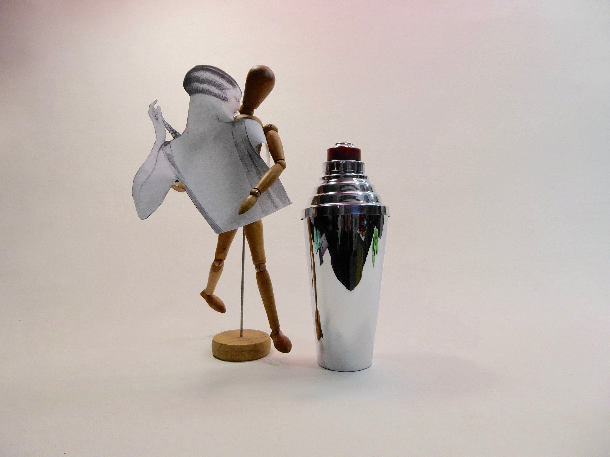 Cocktail shaker. Chrome. Zebra caramel bakelite. GLO-Hill. Made in ...