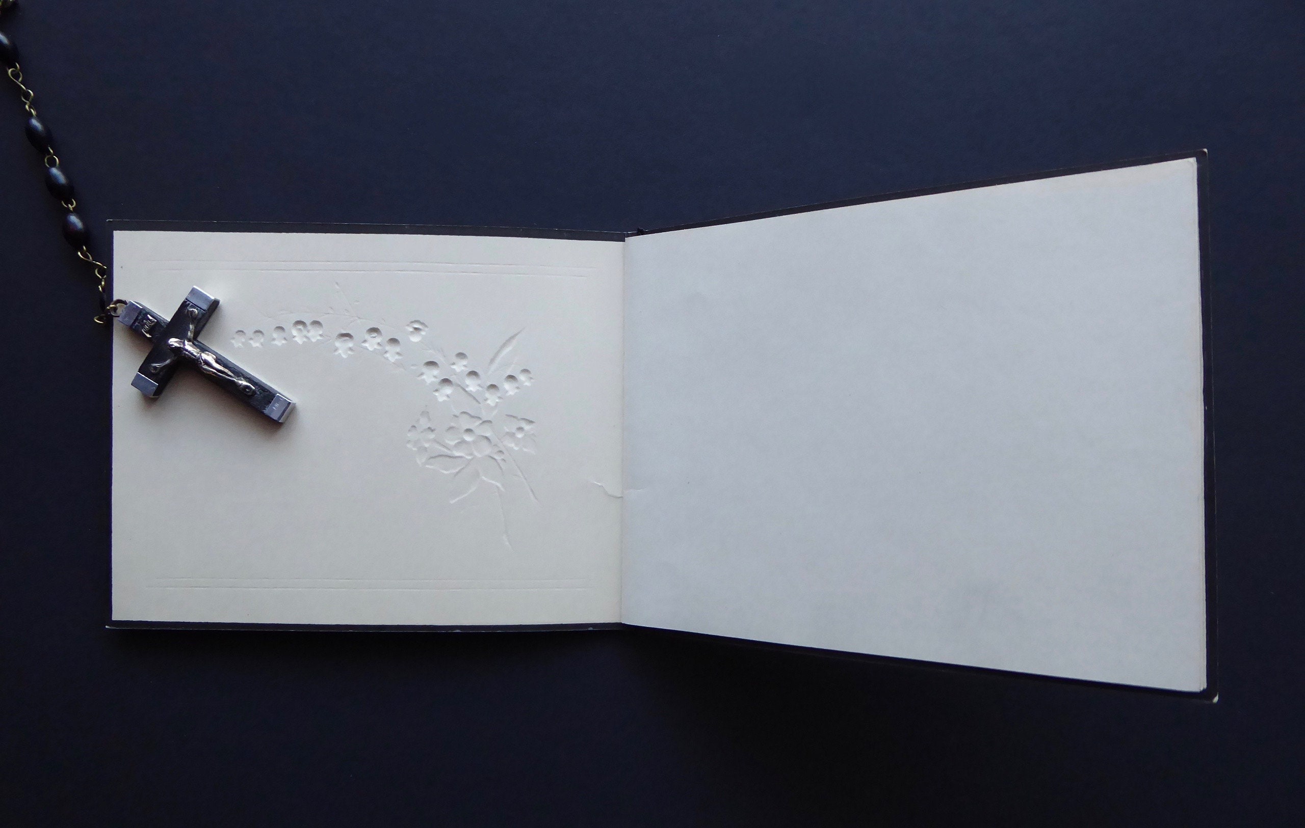 Funeral card. In Memoriam. 1910 embossed paper. Lily bouquet. Sympathy ...