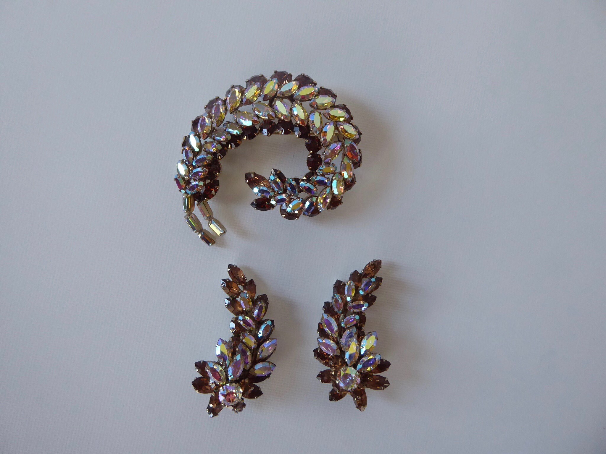 Sherman pin and clip set.Fin 50. Aurora borealis. Vintage jewelry ...