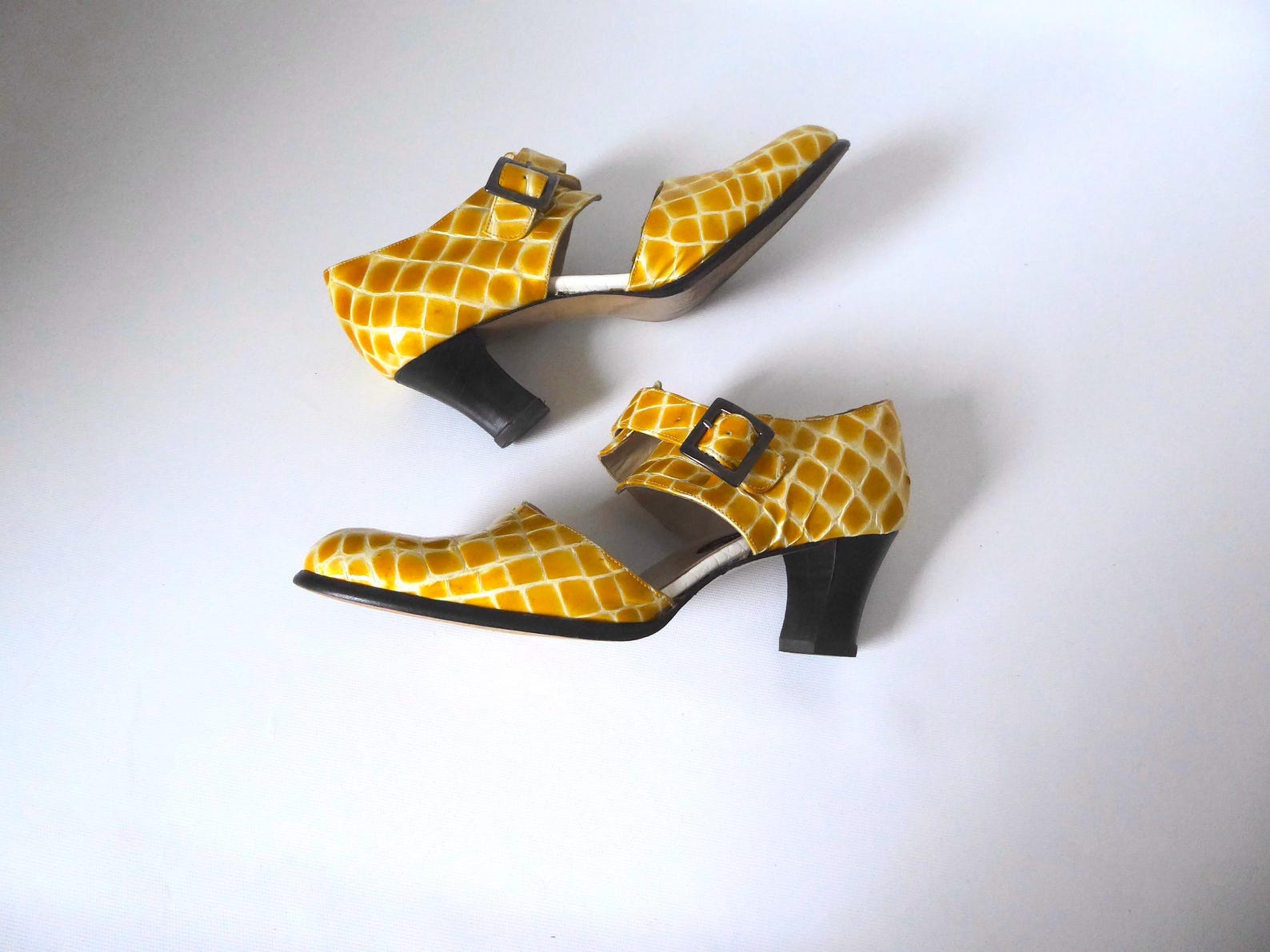 Vintage Patent Leather Shoe. 1970s Pump. Minos Shoes - Etsy