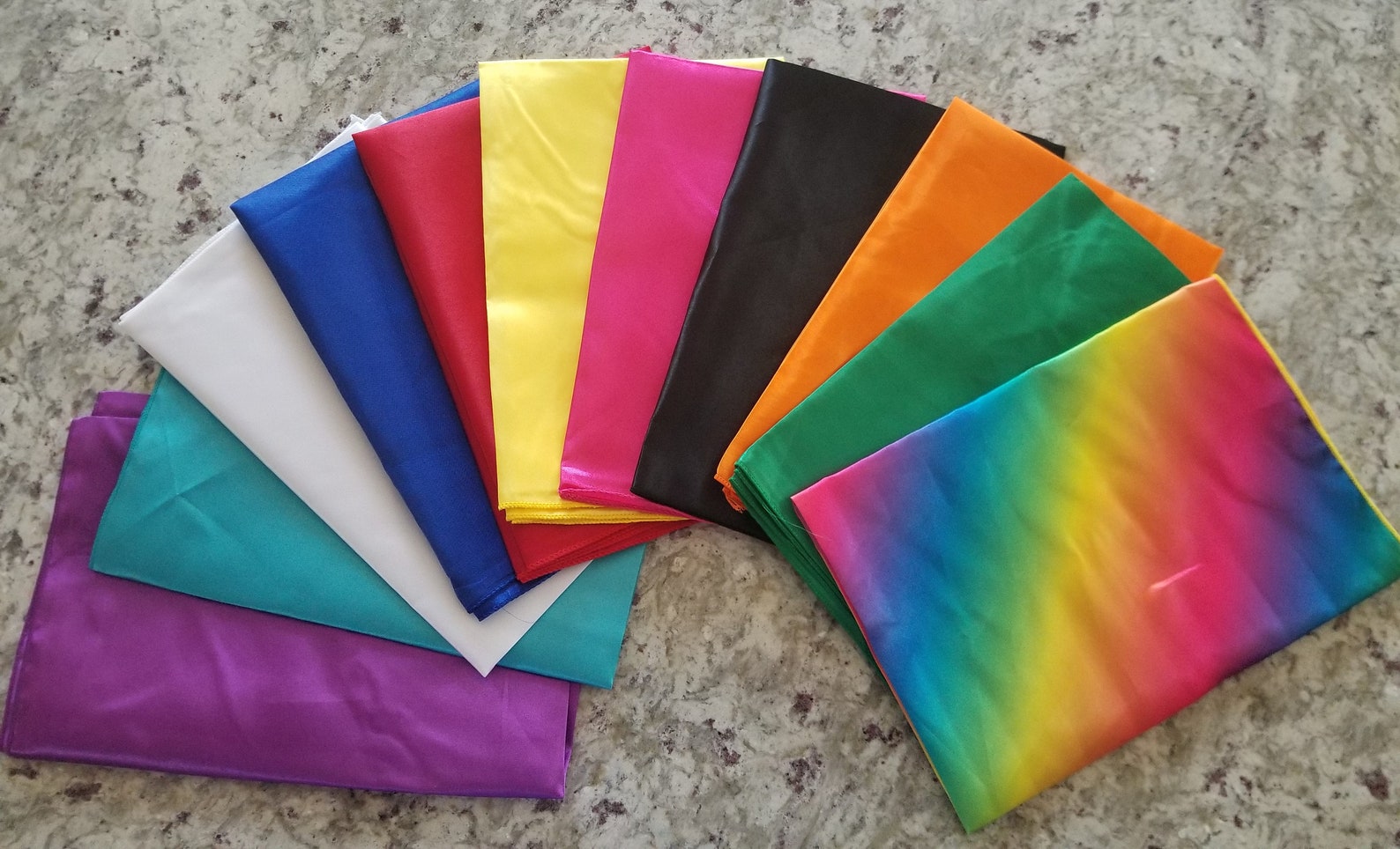 10 Pack Cape Decorating Kit - 10 Superhero Capes - 10 Felt Lightning ...
