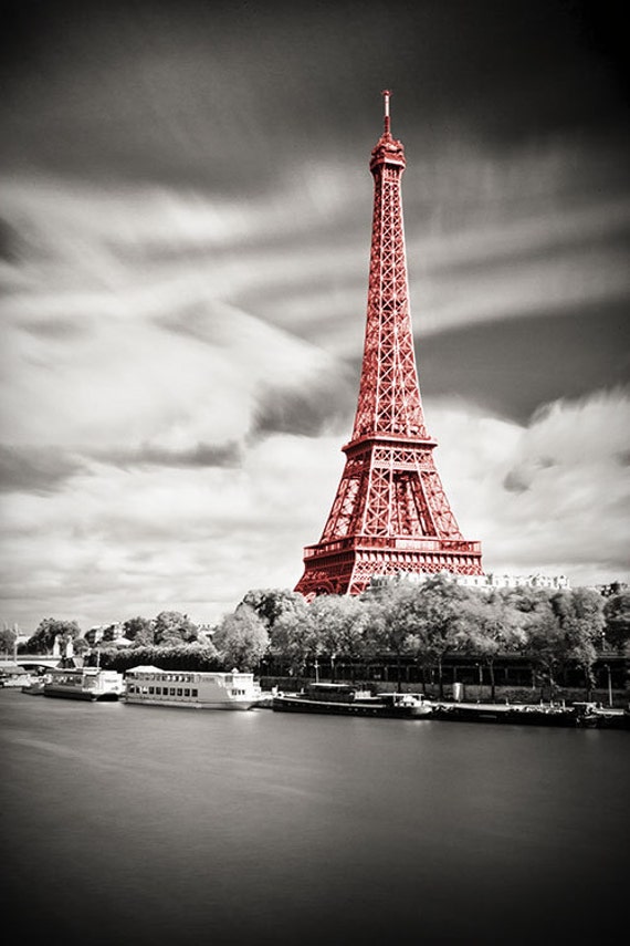 Black And White Eiffel Tower Background