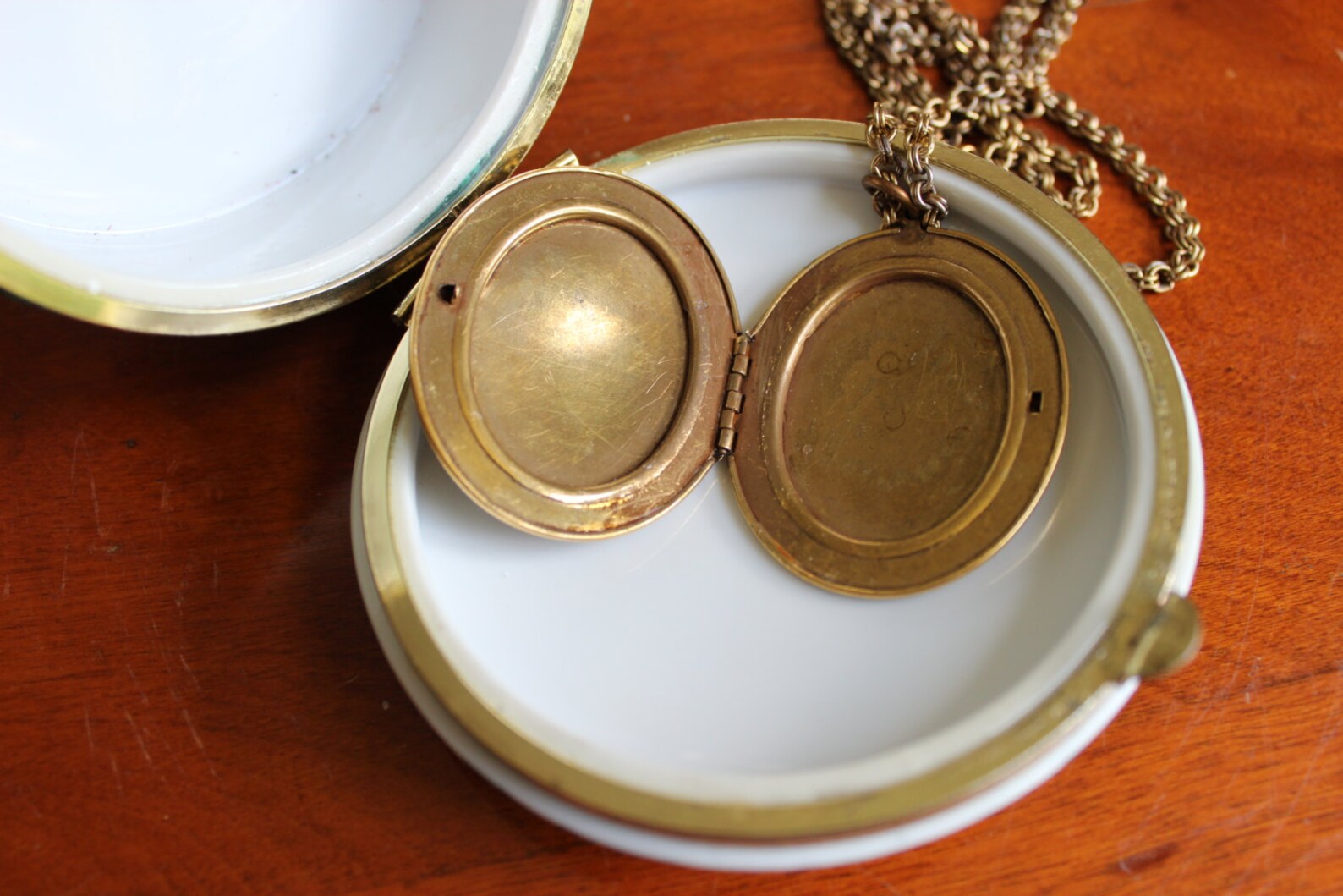 Vintage Shell Cameo Locket in a Gold Tone Filigree Setting on - Etsy