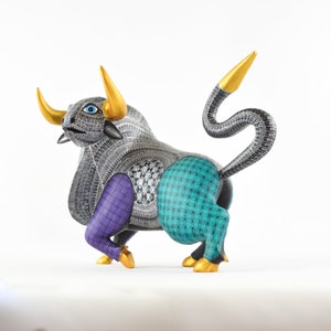 Alebrije Bull Oaxacan Wood Carving Hand Painted Mexican Craft Home ...