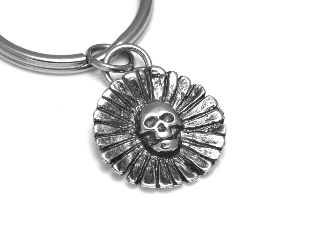 Deadly Daisy Keychain, Handmade Flower and Skull Keyring in Pewter - Etsy