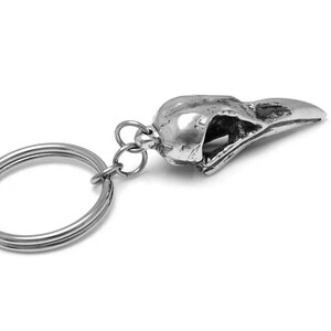 Handmade Crow Bird Skull Keychain in Pewter - Etsy