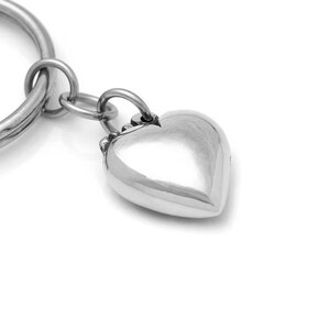 Anatomical Heart in Shape of a Traditional Heart Keyring in Pewter - Etsy