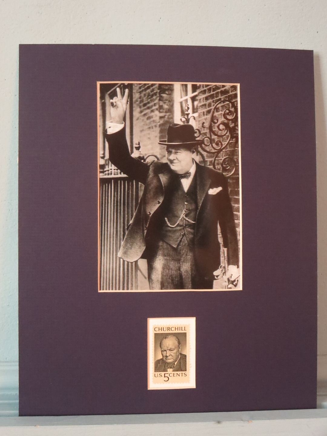 Prime Minister Winston Churchill and World War II Leader Flashes the ...