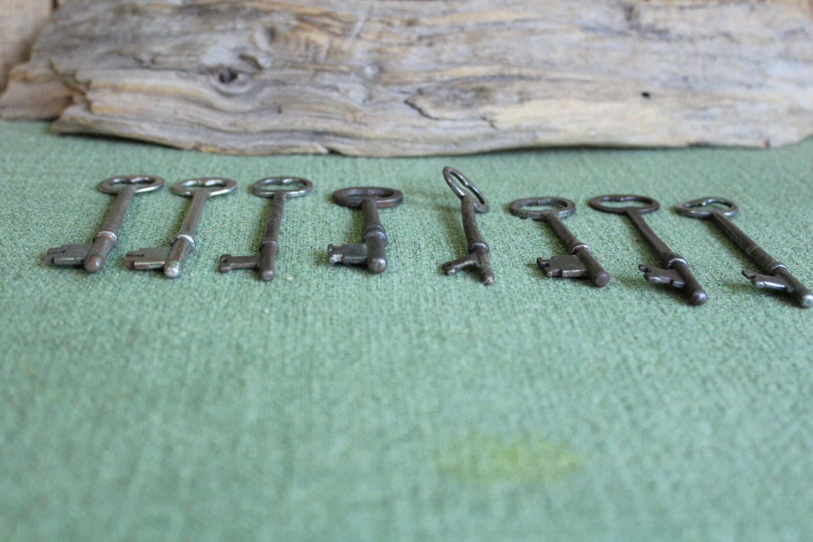 Rustic Skeleton Keys Set of Seven 7 Keys Rustic Décor and Craft Supply ...