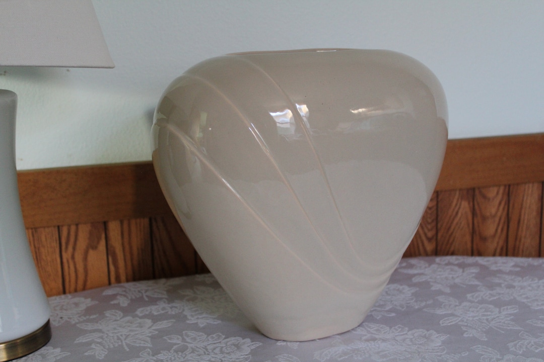 Haeger Pottery Art Deco Vase Cream-colored Glaze 1980s Vintage American ...