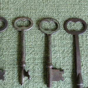 Rustic Skeleton Keys Set of Seven 7 Keys Rustic Décor and Craft Supply ...