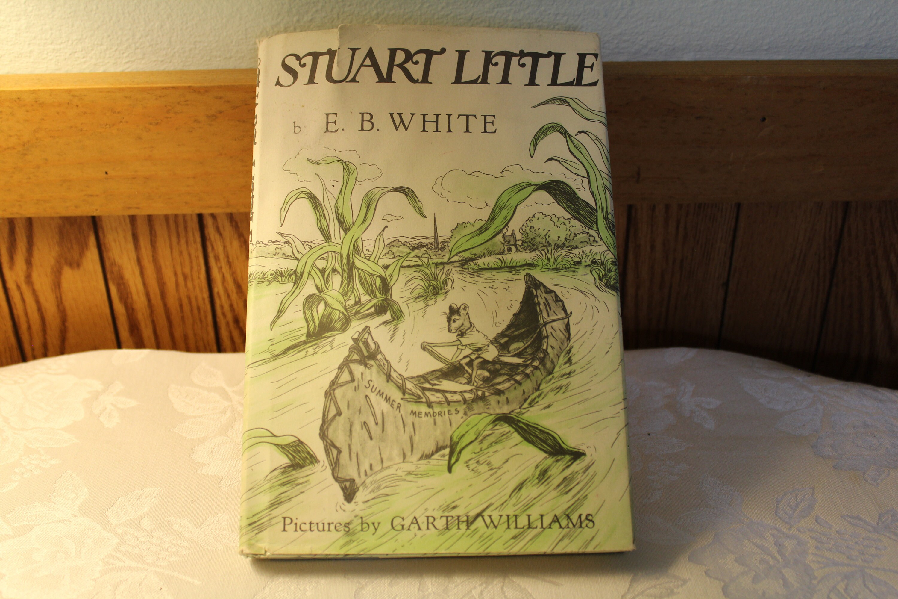Stuart Little E. B. White Illustrated by Garth Williams 1973 Vintage ...