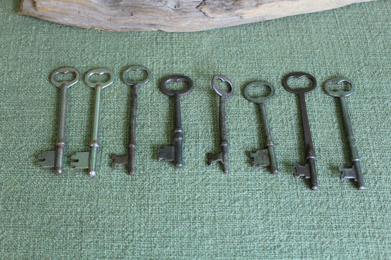 Rustic Skeleton Keys Set of Seven 7 Keys Rustic Décor and Craft Supply ...