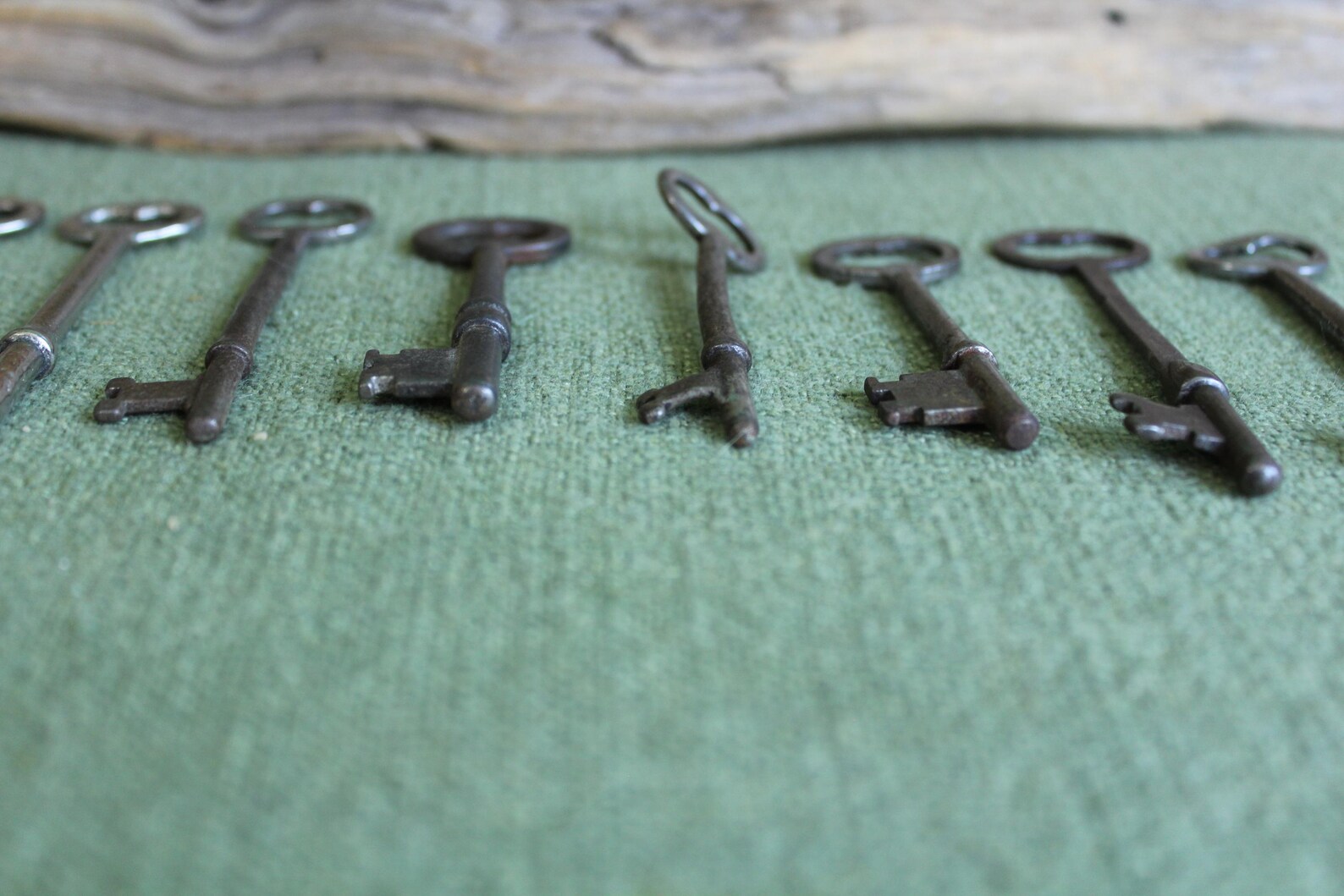 Rustic Skeleton Keys Set of Seven 7 Keys Rustic Décor and Craft Supply ...