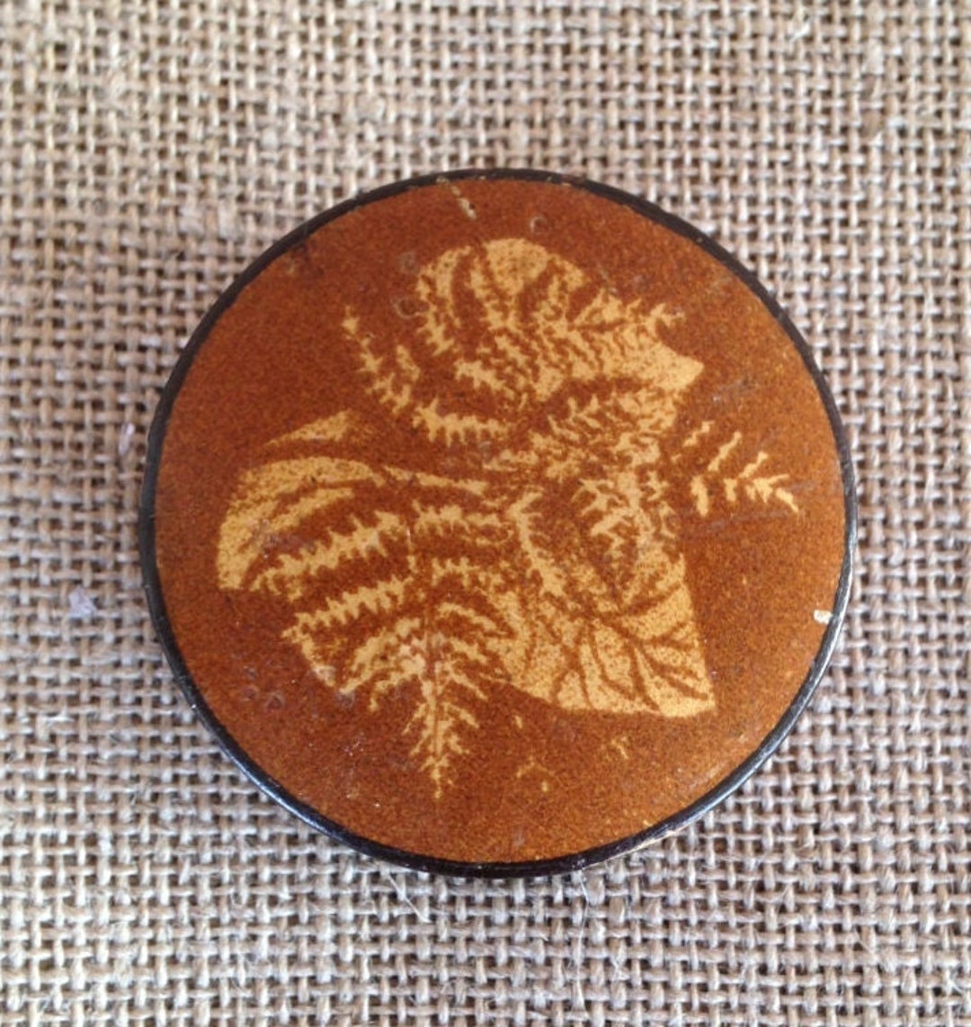 Vintage Tiny Pill Box - Turned Wood - Watch Box - Leaf Design - Ring ...