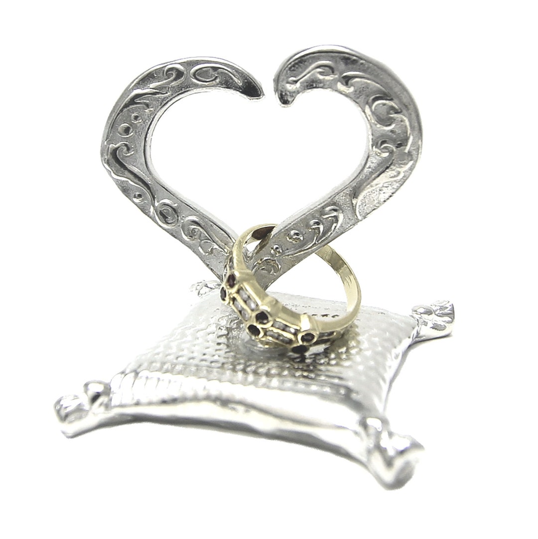 Open Heart Ring Holder - Tiny Ring Stand Gift Boxed With Open Heart ...