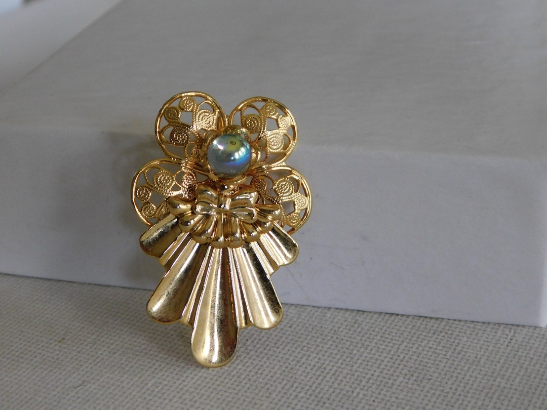 Jane 1999 AOL Gold Tone Filigree Angel Brooch Pin - Etsy