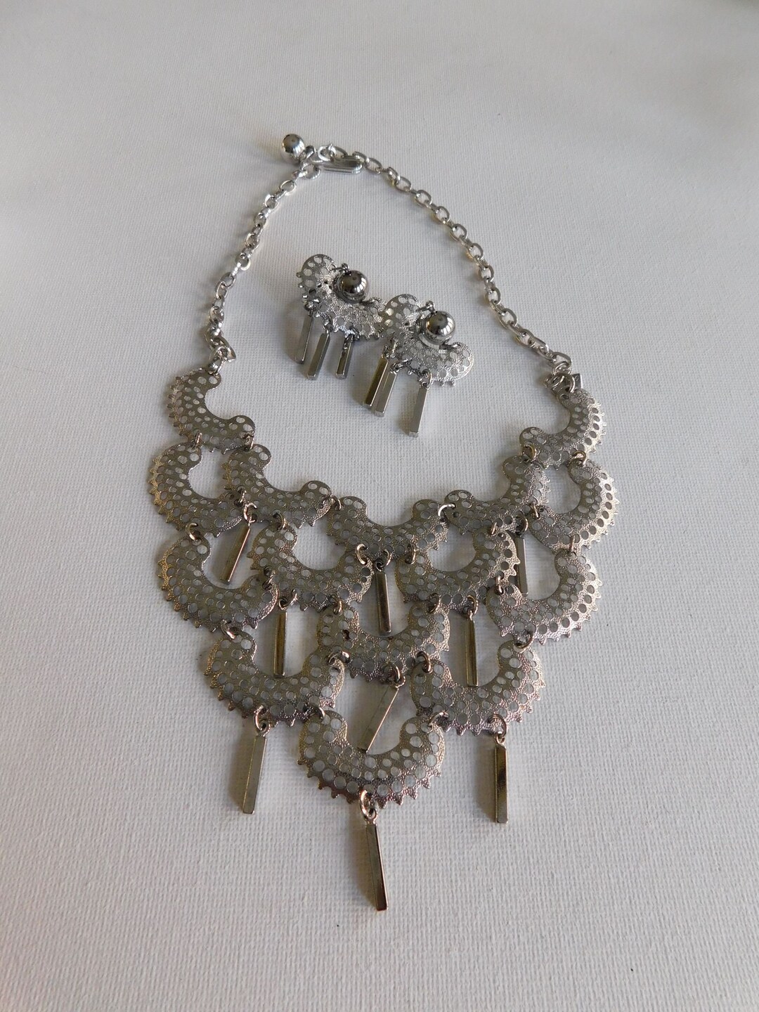 Vintage Sarah Coventry Charisma Large Silver Bib Necklace Clip on ...