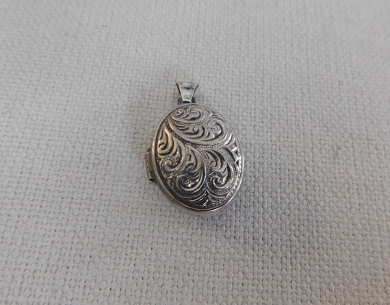 Sterling Silver 925 Etched Swirl Design Photo Locket … - Gem