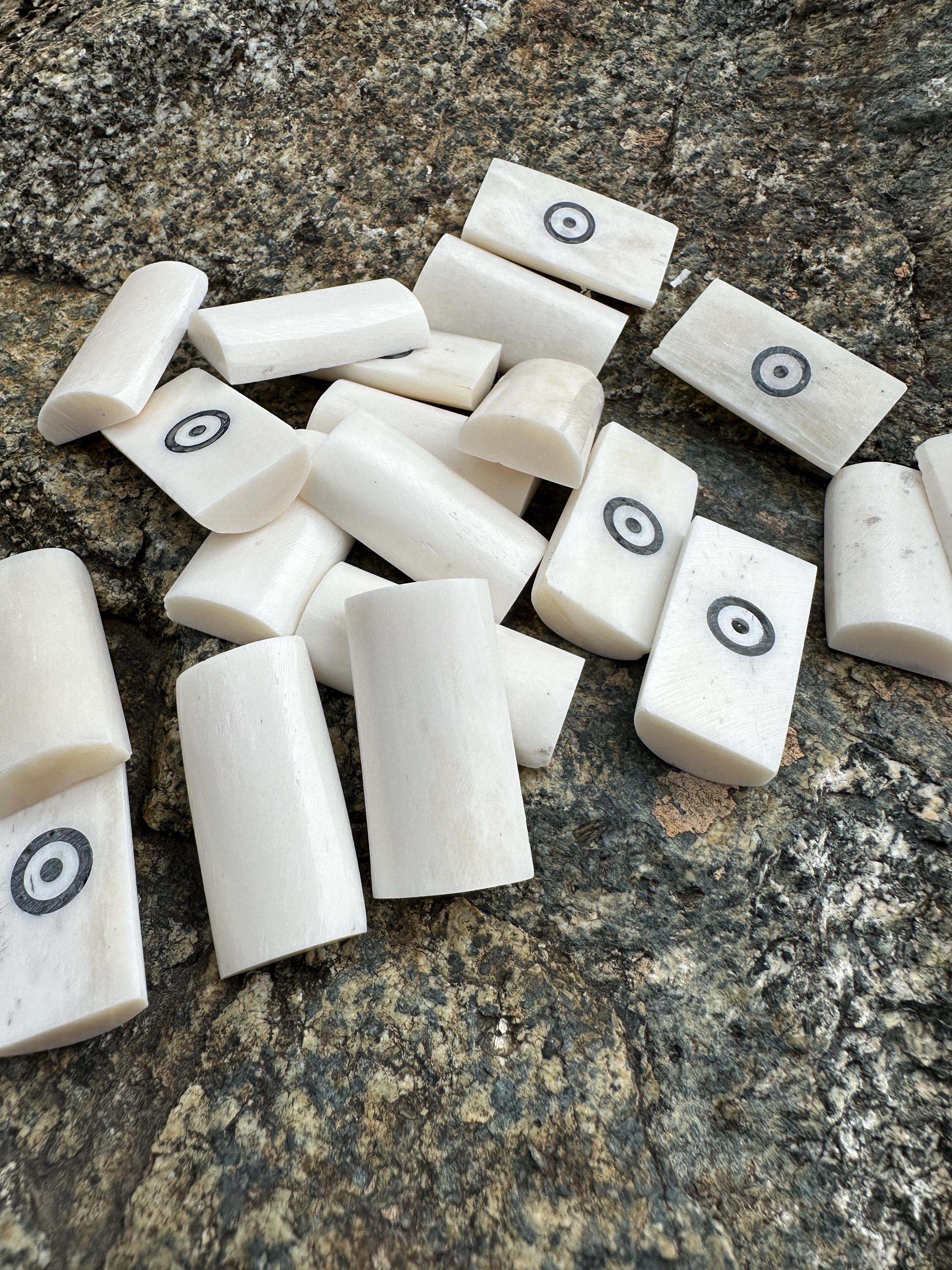 D2 Casting Die Gaming/ritual/betting Bone Dice Fortune Teller - Etsy