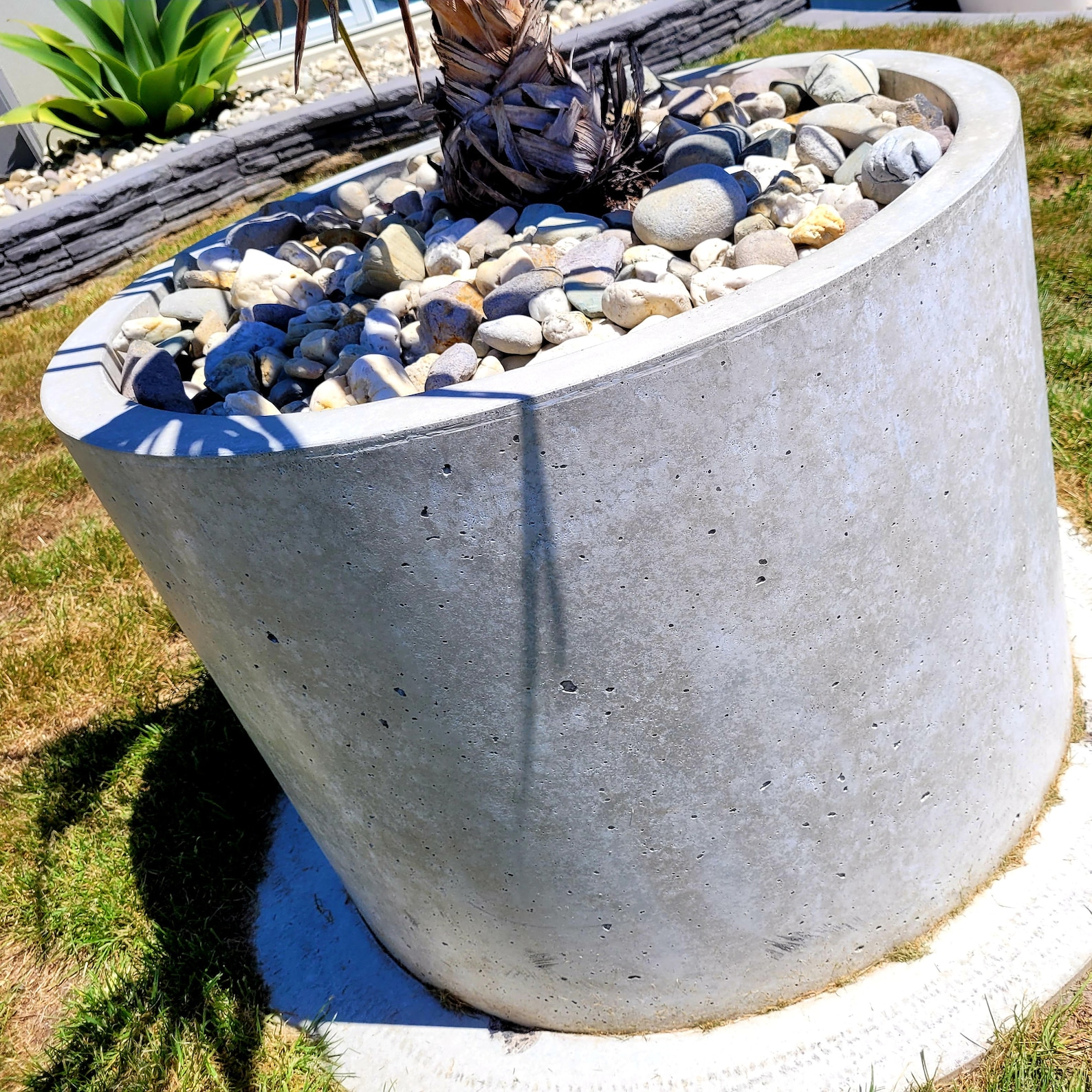Large Round White Concrete Planter, Outdoor Patio Decor (800mm) - Etsy