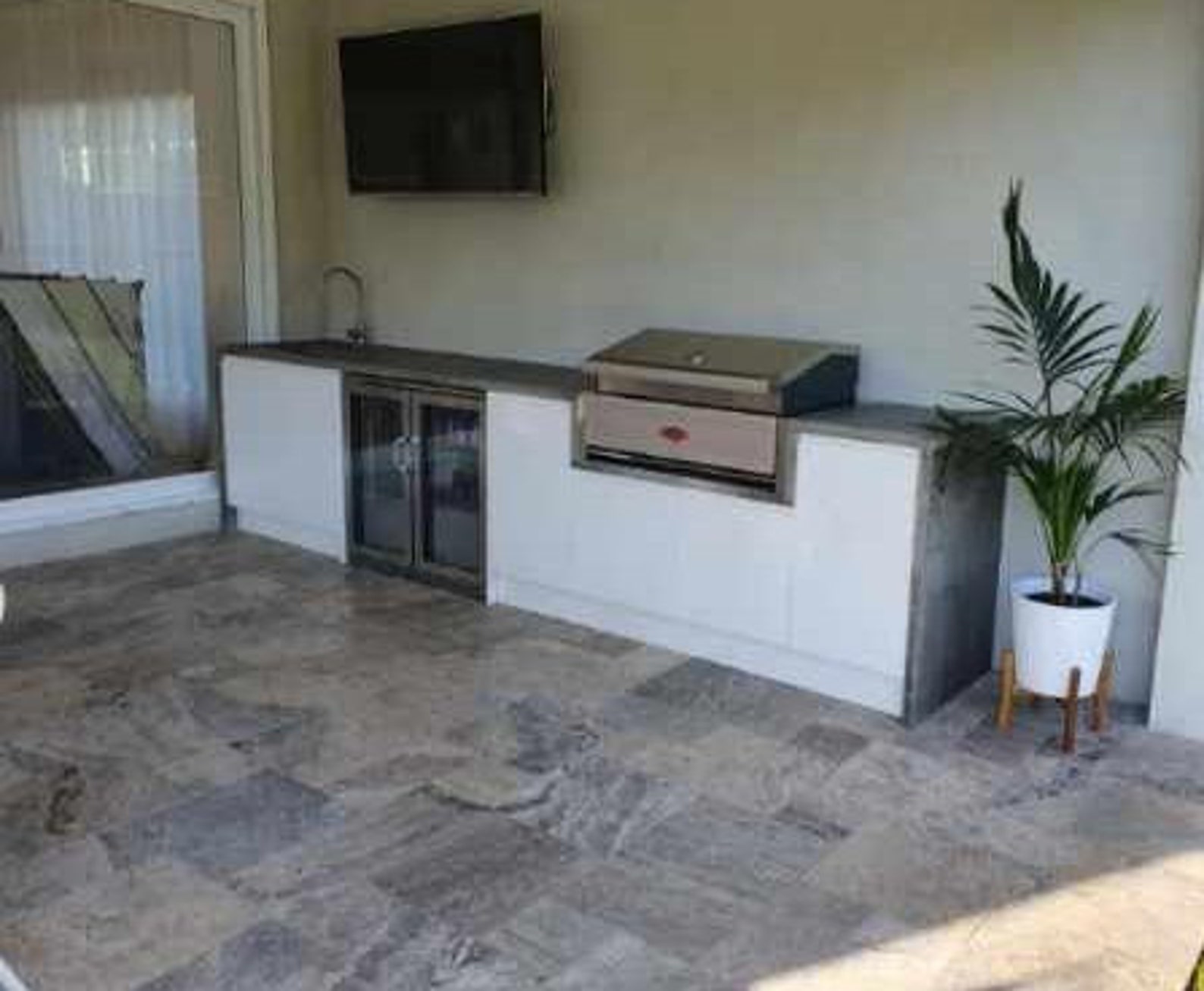 Concrete Outdoor Kitchen Benchtops With White Weatherproof Cabinetry ...