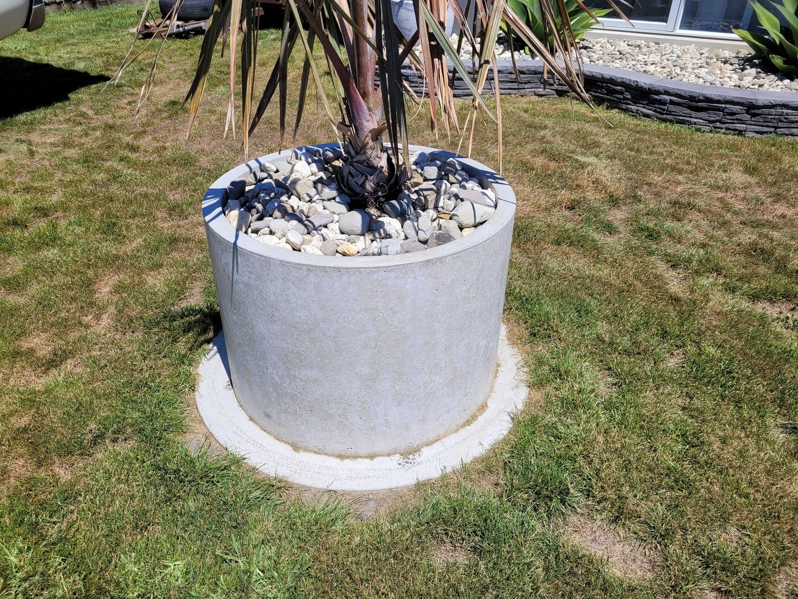 Large Round White Concrete Planter, Outdoor Patio Decor (800mm) - Etsy