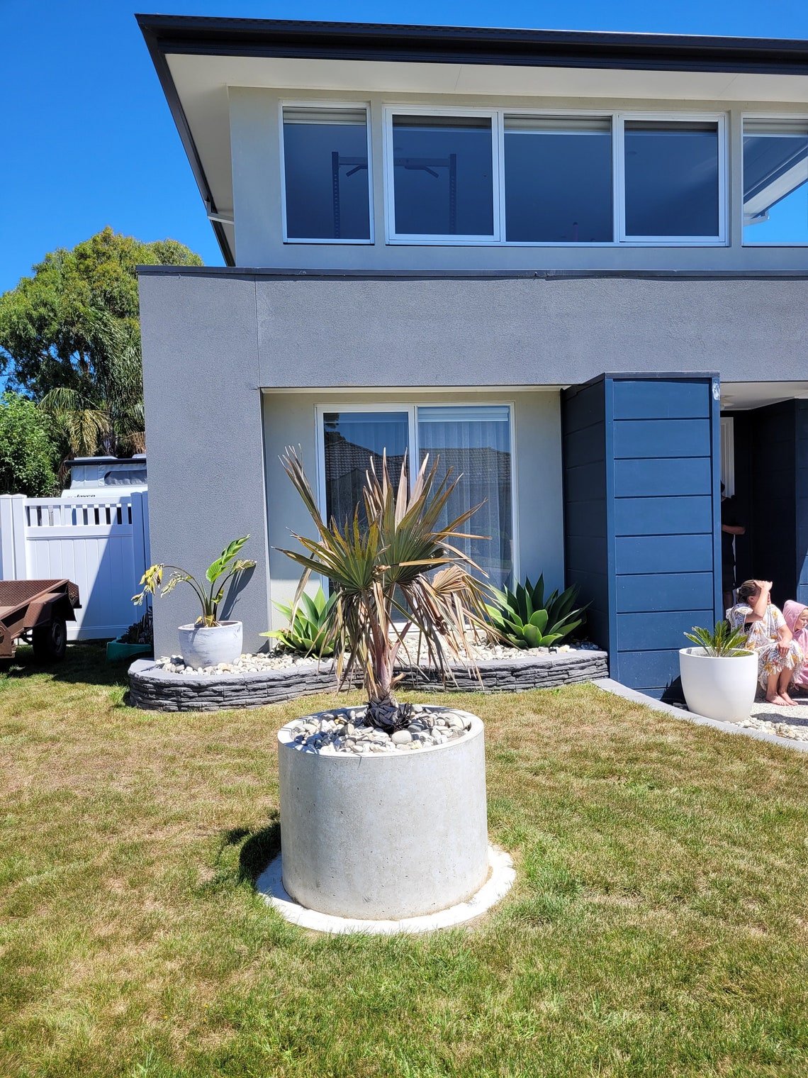 Large Round Concrete Planter 800mm Diameter White Concrete - Etsy Australia