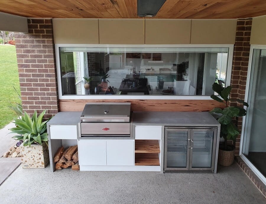 Concrete Outdoor Kitchen Benchtops With White Weatherproof Cabinetry ...