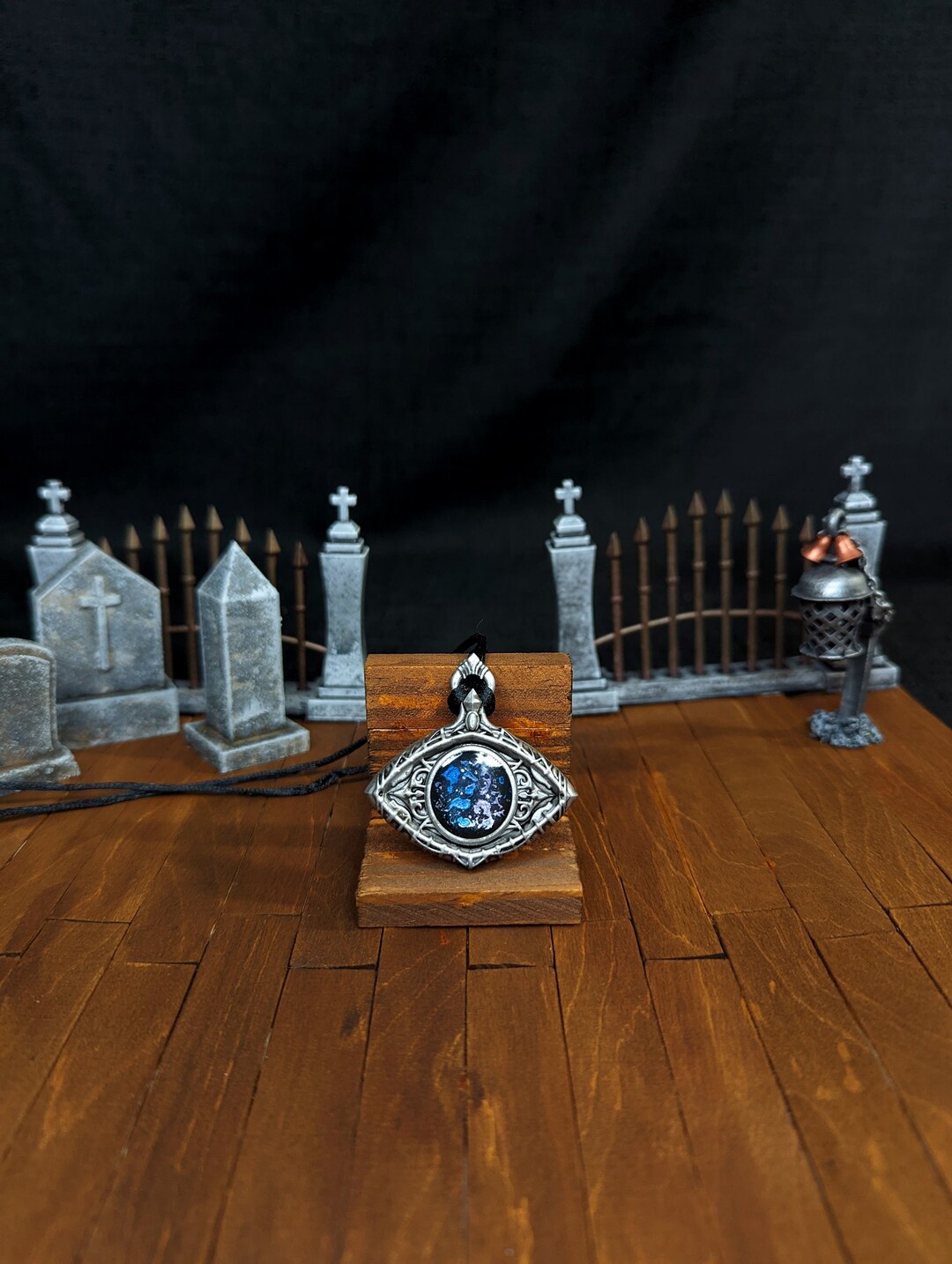 Bloodborne Cosmic Eye Watcher Badge Necklace - Etsy