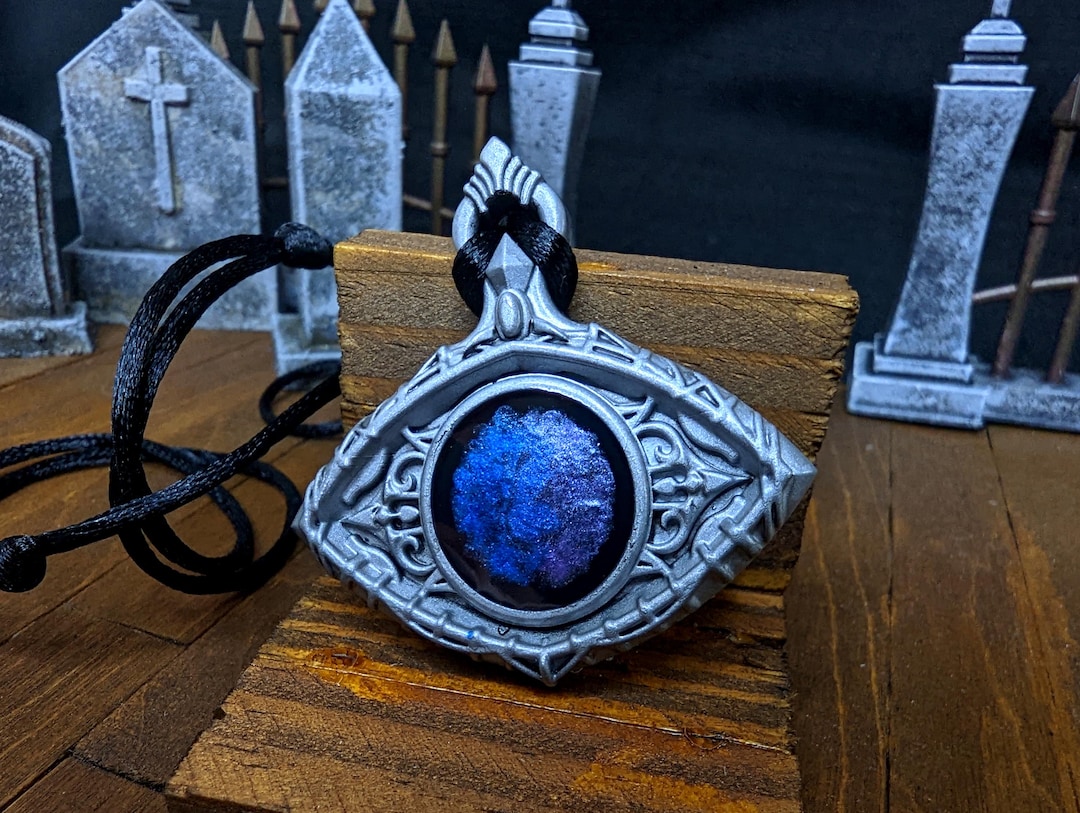 Bloodborne Cosmic Eye Watcher Badge Necklace - Etsy