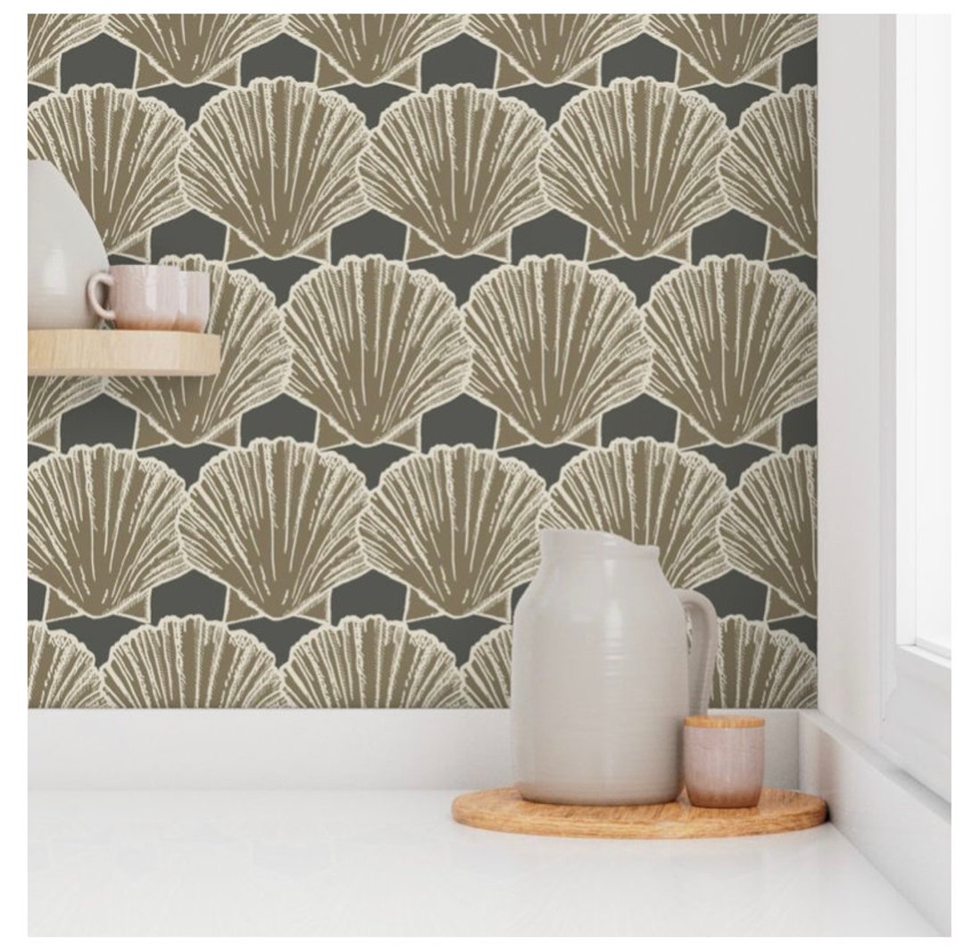 Scallop Sea Shell Wallpaper in Oyster White and Meadow Trail Beige (12 ...