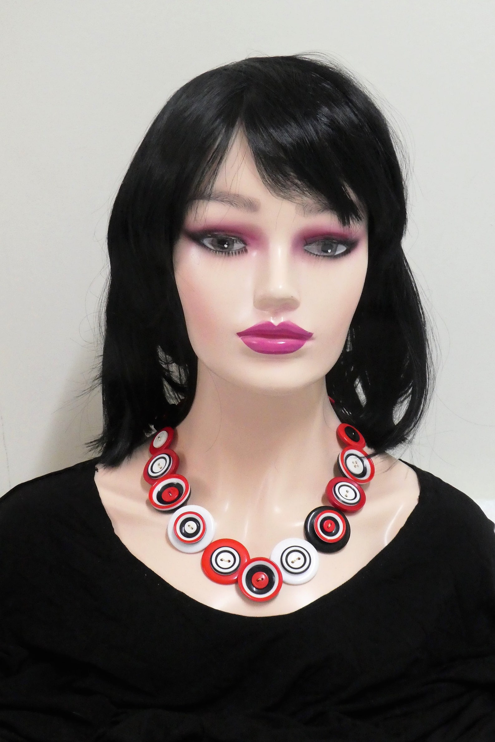 Black Red And White Necklace And Earrings Button Jewelry Etsy Australia black-red-and-white-necklace-and-earrings-button-jewelry-etsy-australia