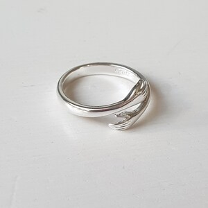 Sterling Silver Hug Ring- Silver Love Hugging Ring - Hugging Hands ...